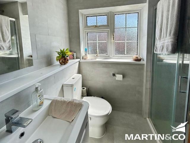 4 bedroom detached house to rent