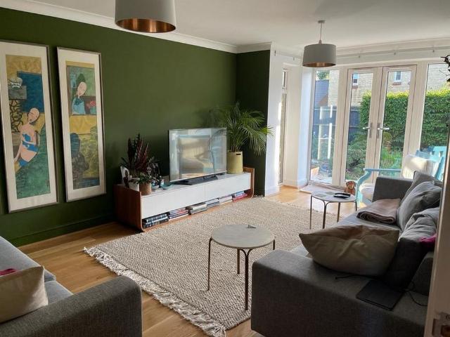 4 bedroom detached house to rent