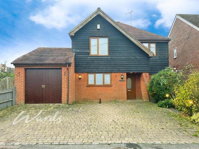 4 bedroom detached house to rent