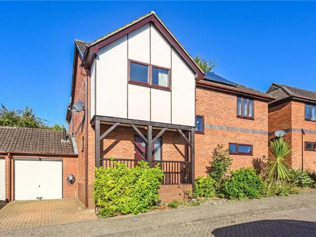4 bedroom detached house to rent
