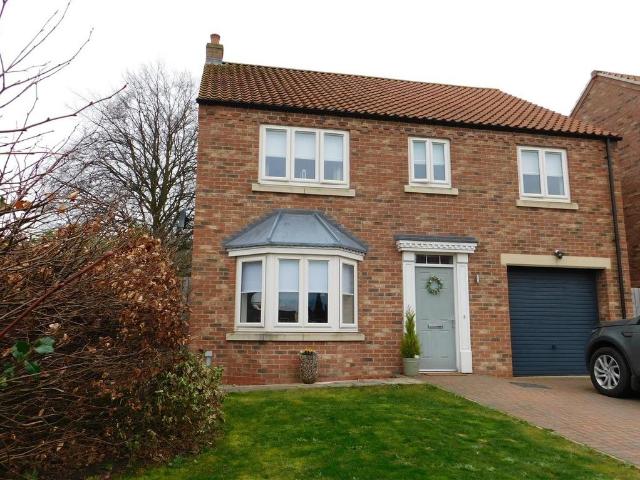 4 bedroom detached house to rent