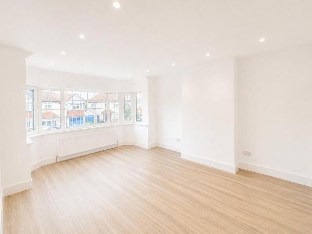 4 bedroom detached house to rent