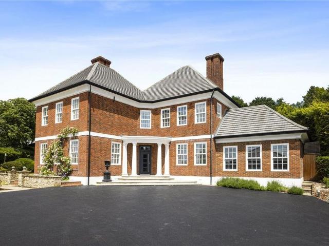 4 bedroom detached house to rent