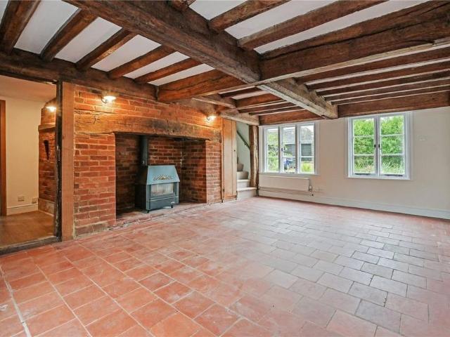 4 bedroom detached house to rent