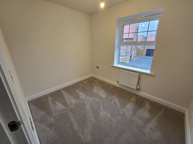 4 bedroom detached house to rent