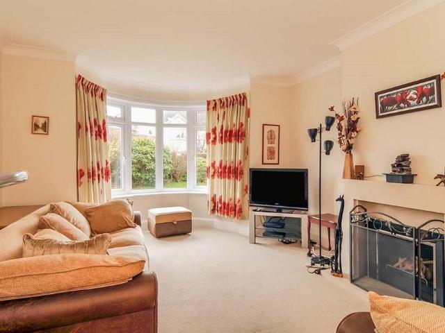 4 bedroom detached house to rent