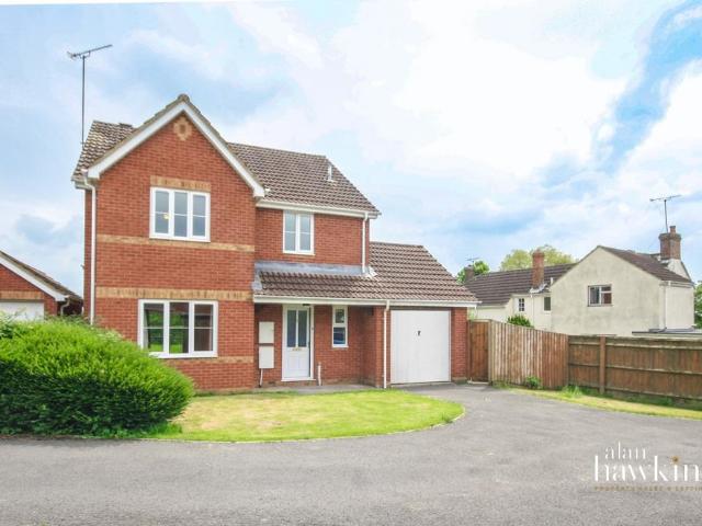 4 bedroom detached house to rent