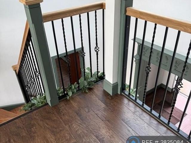 4 bedroom detached house to rent