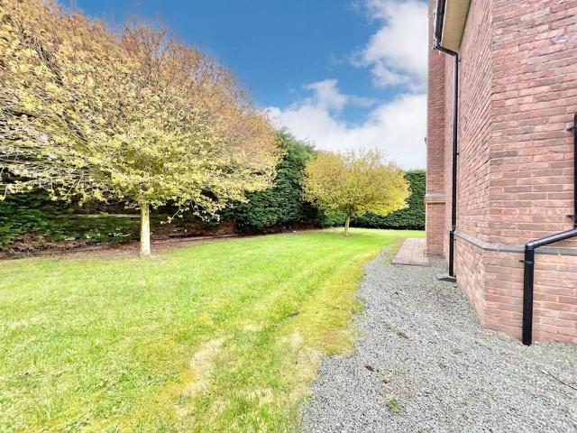 4 bedroom detached house to rent
