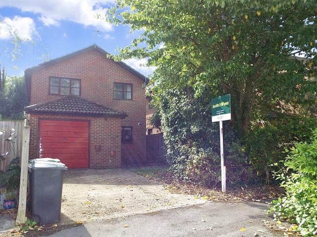 4 bedroom detached house to rent