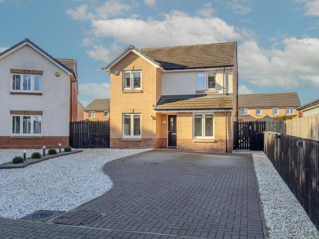4 bedroom detached house to rent