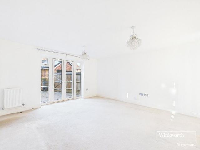 4 bedroom detached house to rent