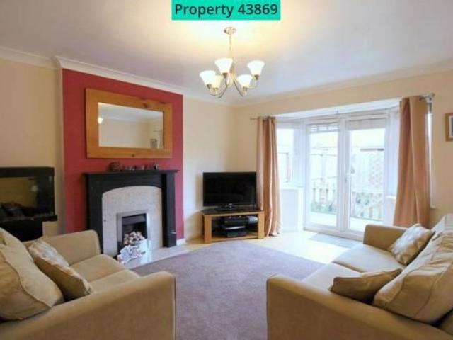 4 bedroom detached house to rent
