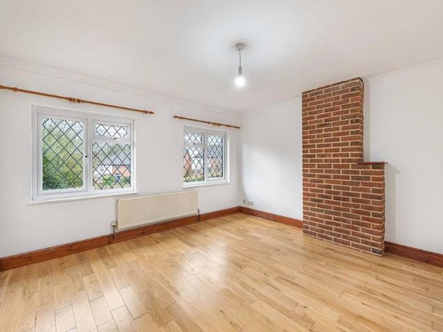 4 bedroom detached house to rent