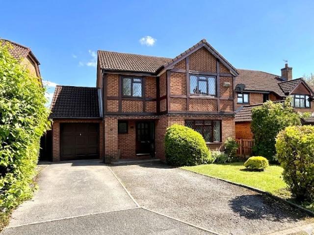 4 bedroom detached house to rent
