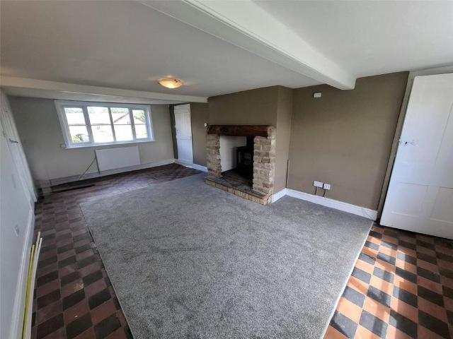 4 bedroom detached house to rent