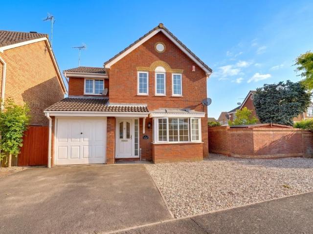 4 bedroom detached house to rent