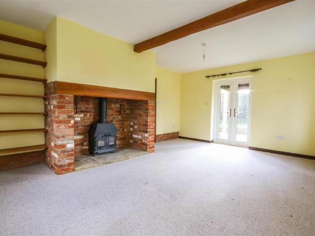 4 bedroom detached house to rent