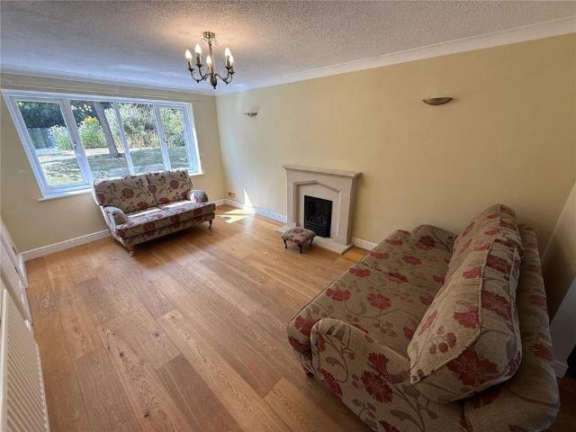 4 bedroom detached house to rent