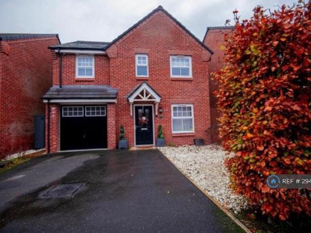 4 bedroom detached house to rent
