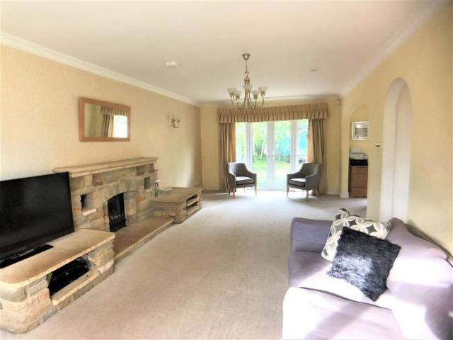 4 bedroom detached house to rent