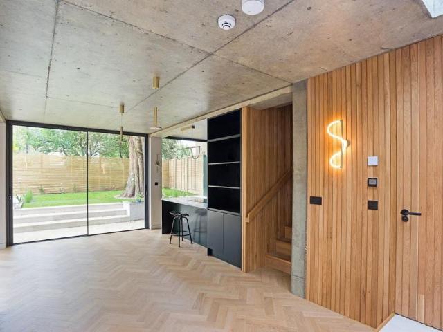 4 bedroom detached house to rent
