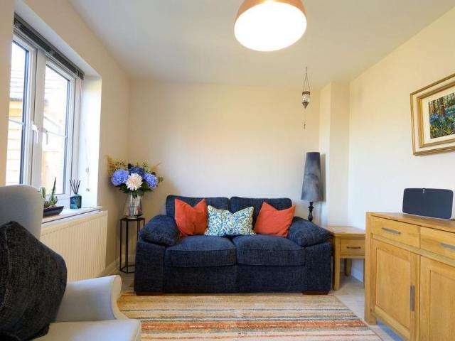 4 bedroom detached house to rent