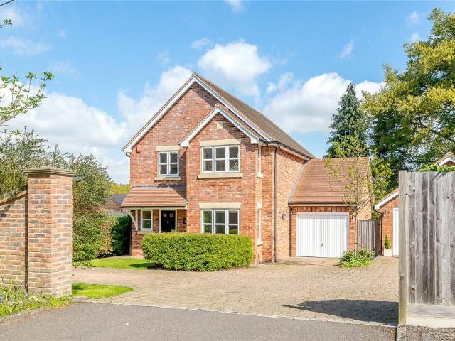 4 bedroom detached house to rent