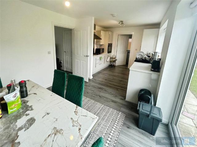 4 bedroom detached house to rent