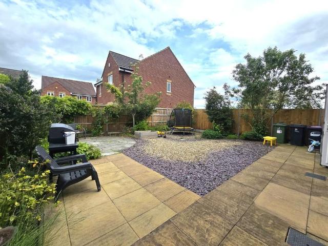 4 bedroom detached house to rent