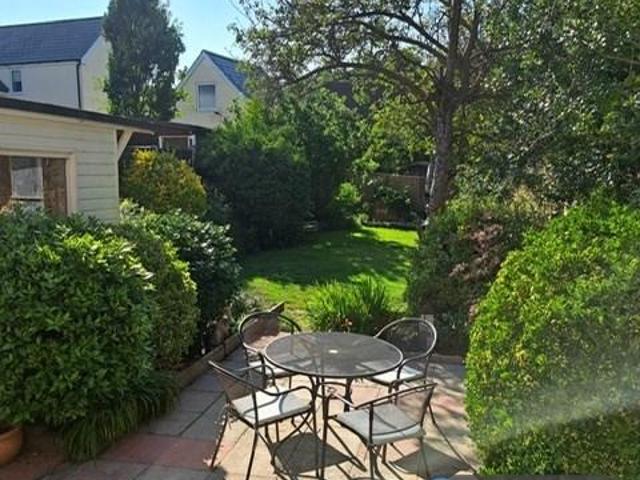 4 bedroom detached house to rent
