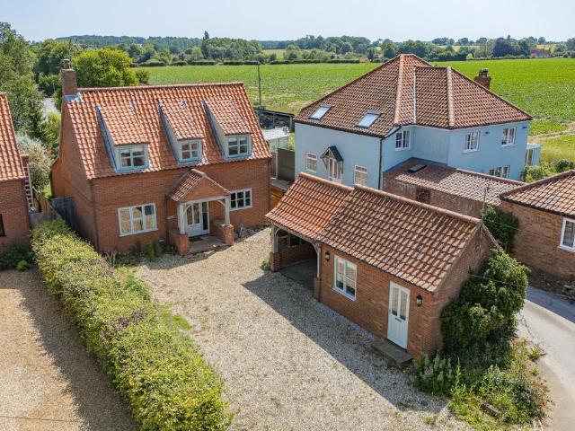 4 bedroom detached house to rent