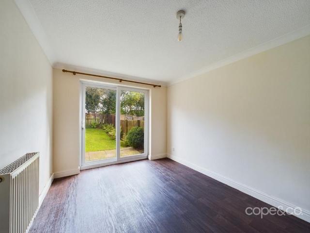 4 bedroom detached house to rent