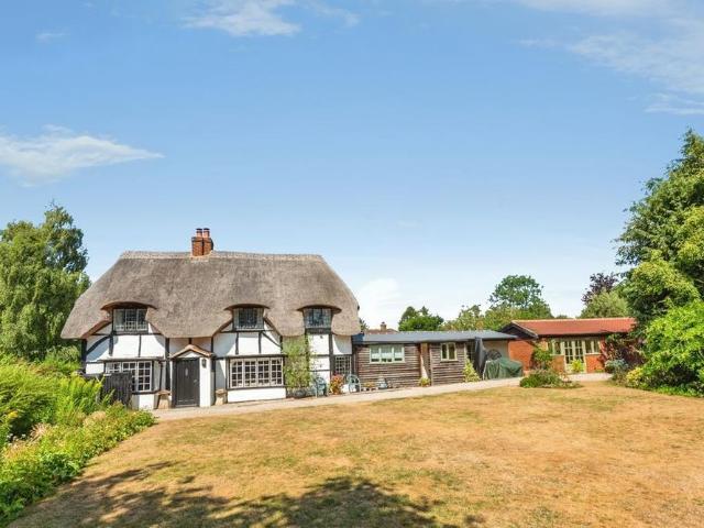 4 bedroom detached house to rent