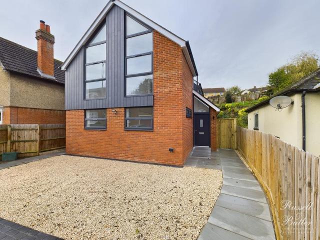 4 bedroom detached house to rent