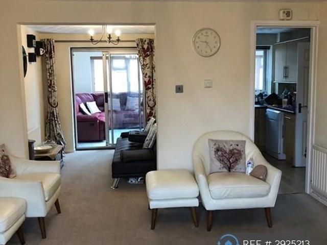 4 bedroom detached house to rent