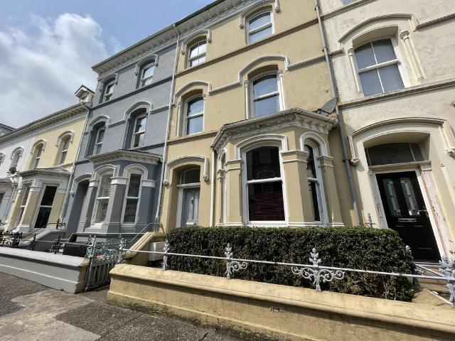 4 bedroom detached house to rent