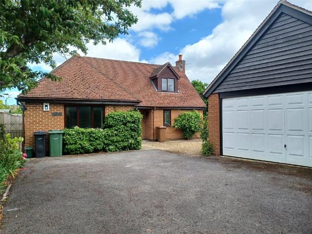 4 bedroom detached house to rent