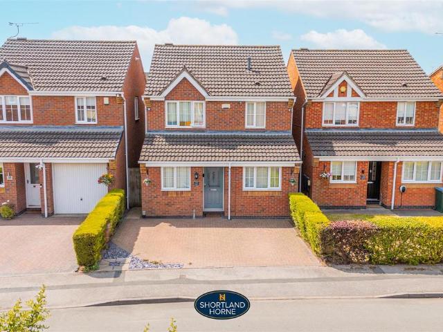 4 bedroom detached house to rent