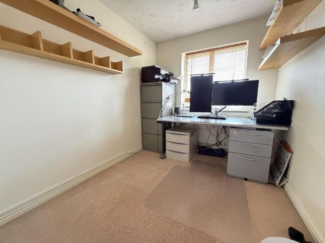 4 bedroom detached house to rent