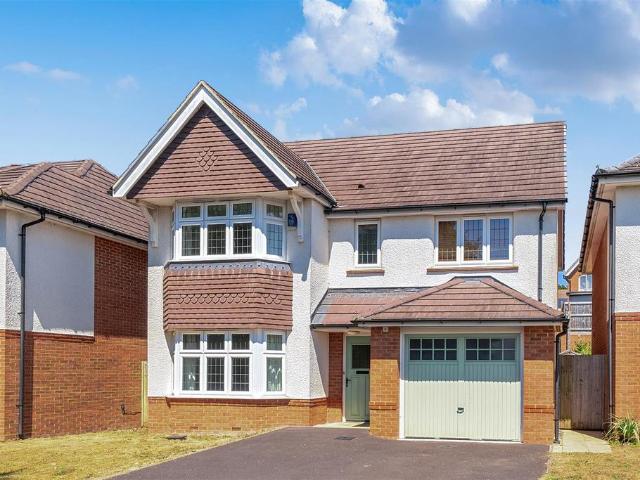 4 bedroom detached house to rent