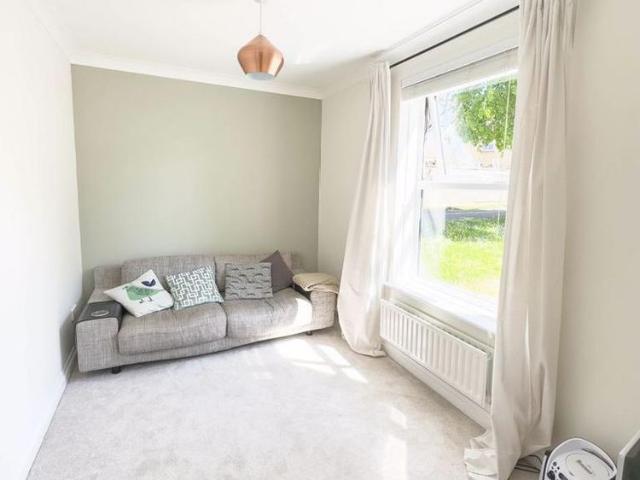 4 bedroom detached house to rent