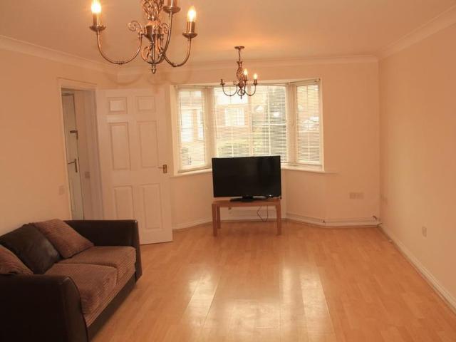 4 bedroom detached house to rent