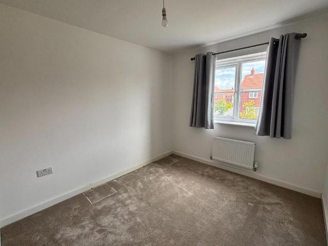 4 bedroom detached house to rent