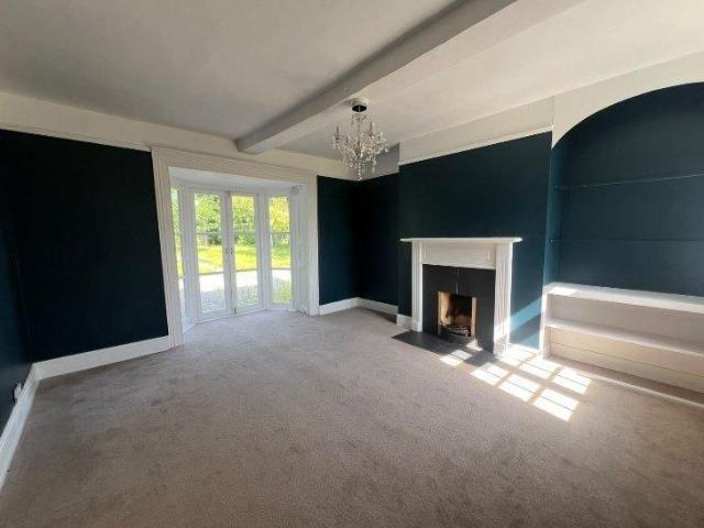4 bedroom detached house to rent