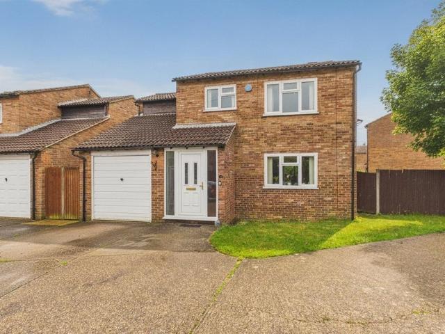 4 bedroom detached house to rent