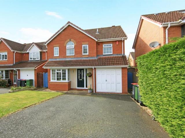 4 bedroom detached house to rent