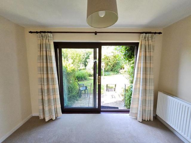 4 bedroom detached house to rent