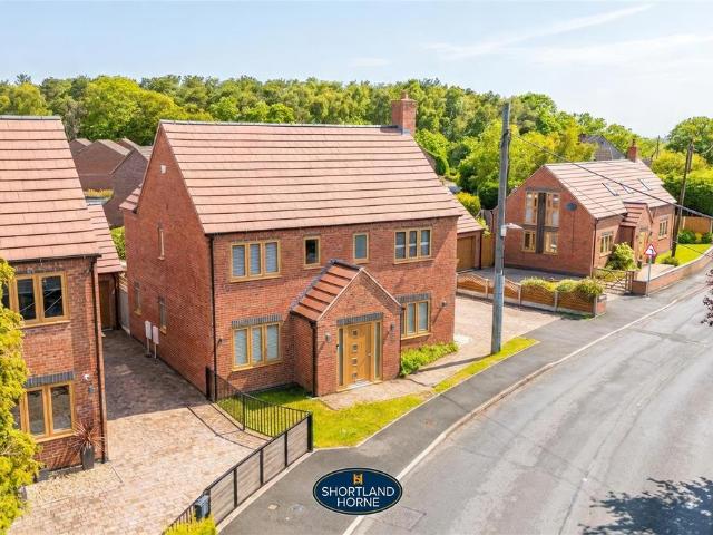 4 bedroom detached house to rent
