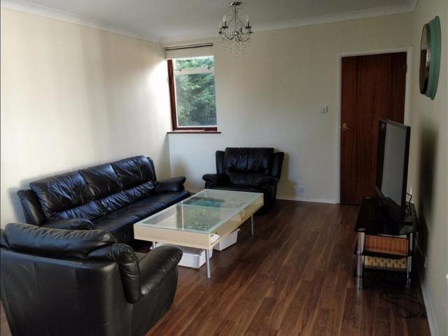 4 bedroom detached house to rent